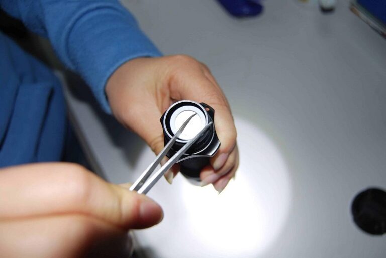 How to Take Apart a Bushnell Rechargeable Flashlight? - lightingvilla.com